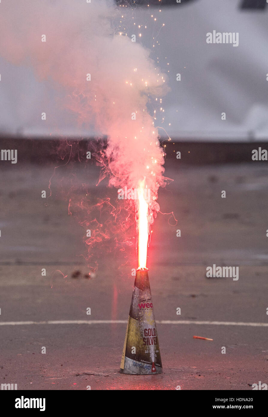 Call handling hi-res stock photography and images - Alamy