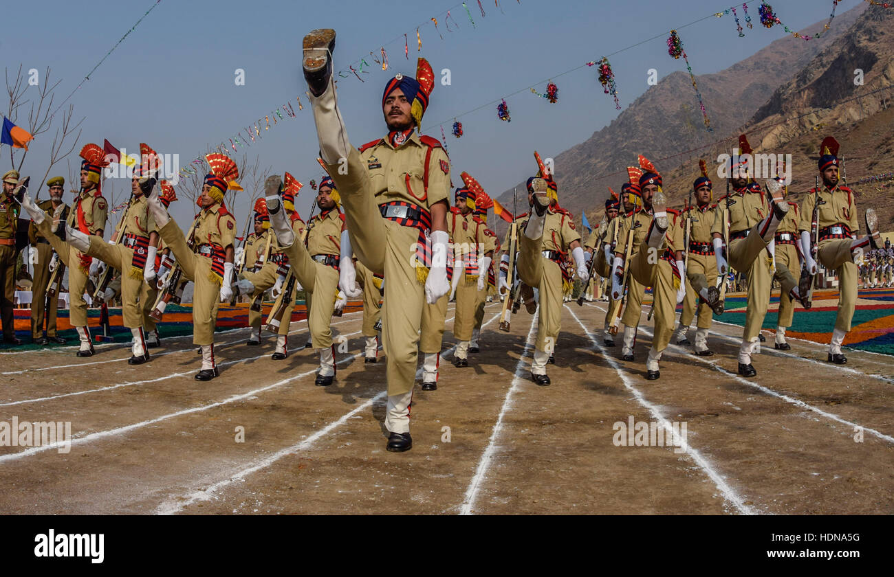Lethpora, Jammu and Kashmir, India. 14th Dec, 2016. Jammu and Kashmir ...