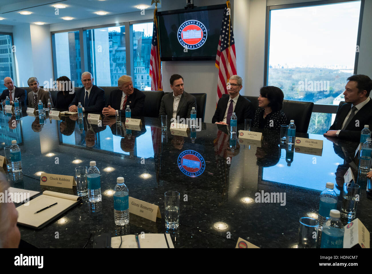 Vice president mike pence 2016 hi-res stock photography and images - Alamy
