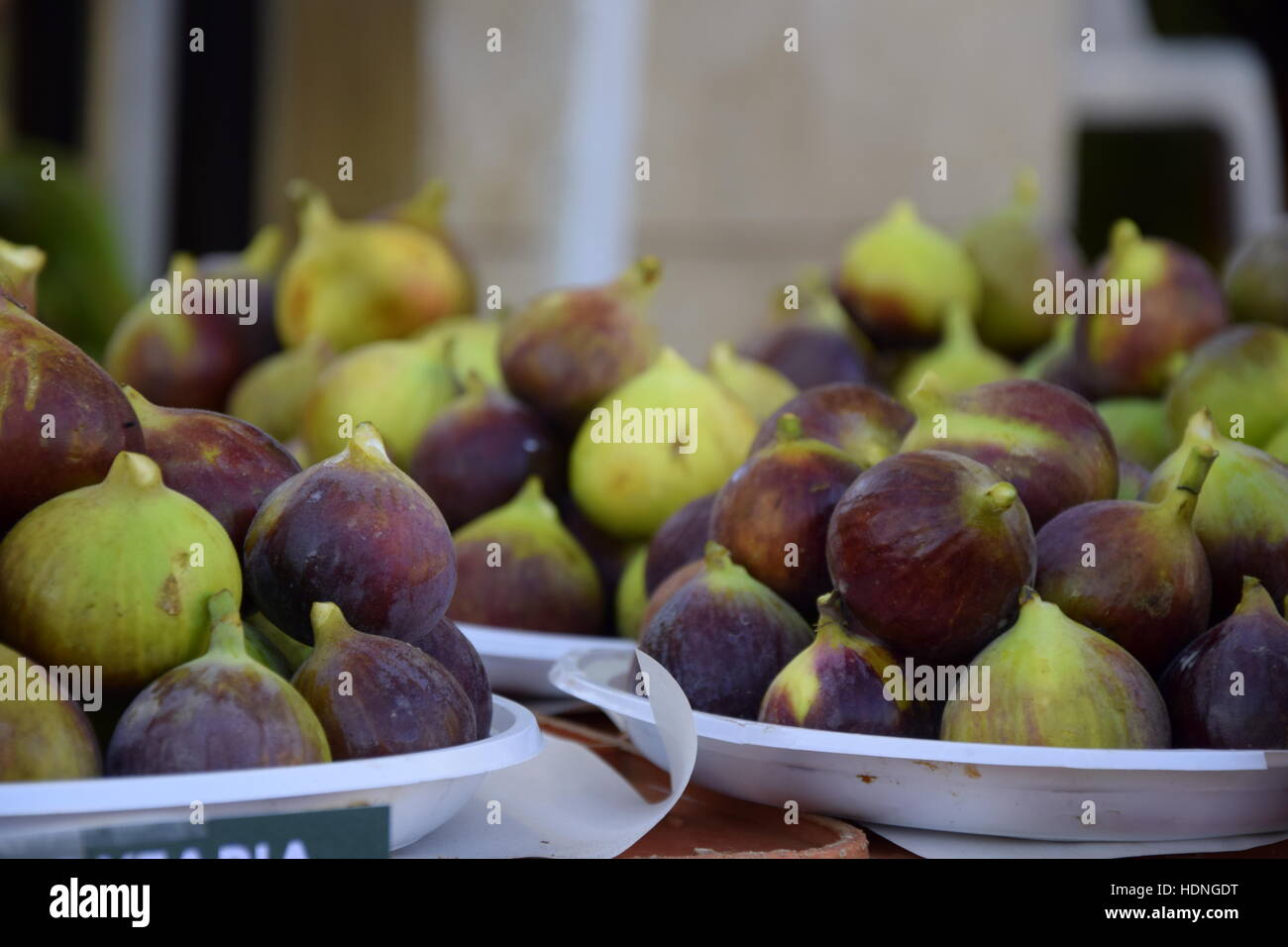 Figs at market hi-res stock photography and images - Alamy