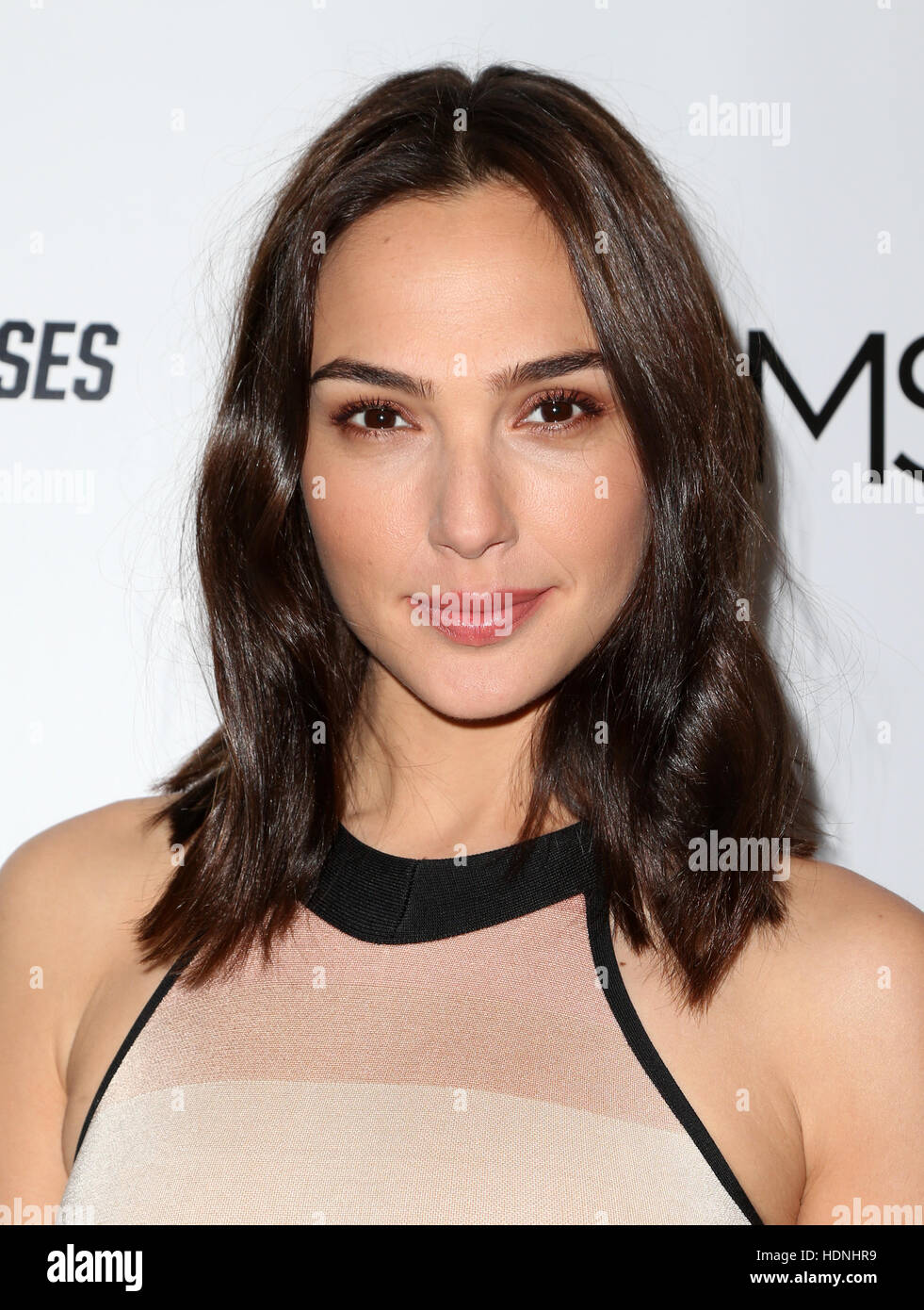 The Moms host the celebrity Mamarazzi 'Keeping Up With The Joneses ...