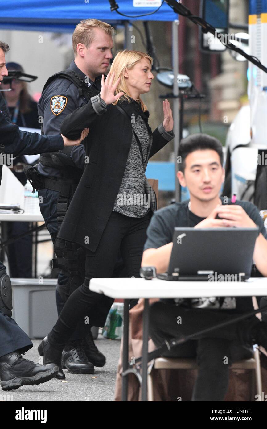 Claire Danes Homeland Scene