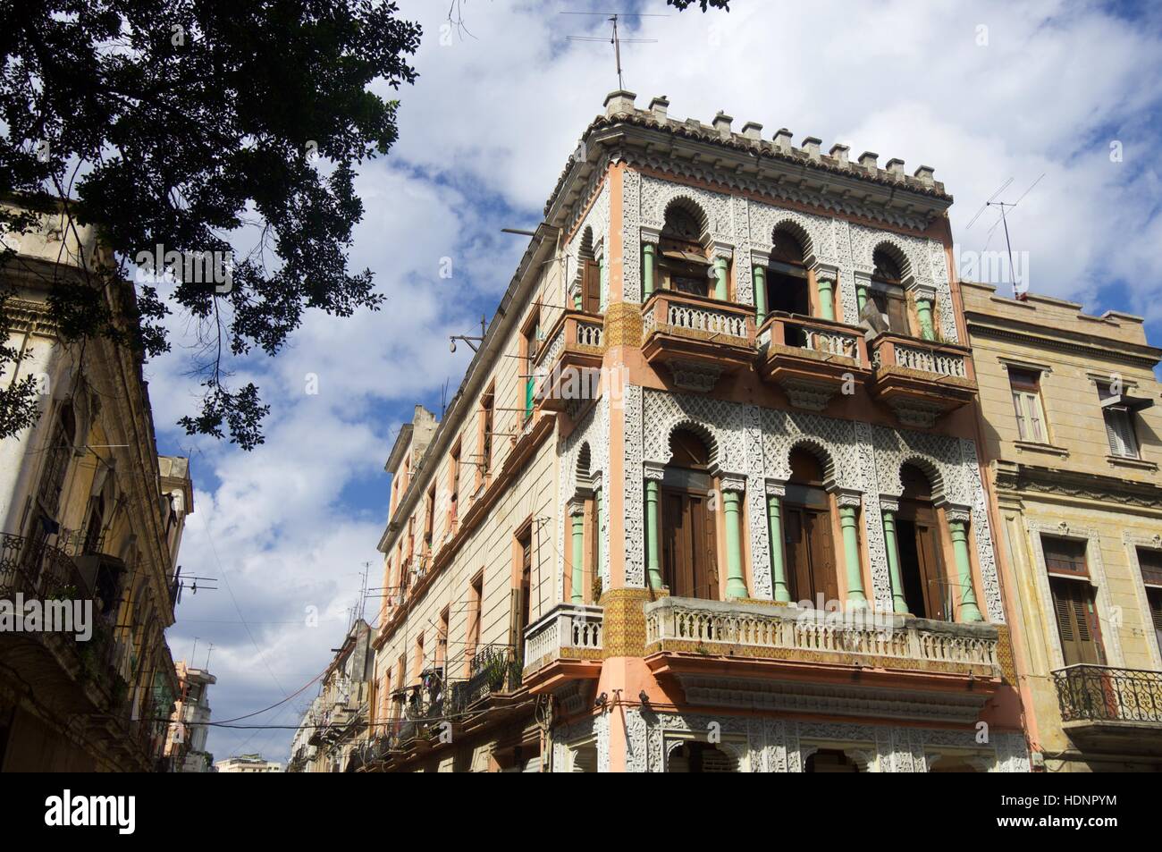 colonial building in Havana, Cuba Stock Photo - Alamy