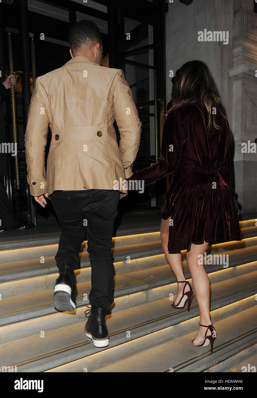 John Legend and his wife Chrissy Teigen arrive back at their hotel ...