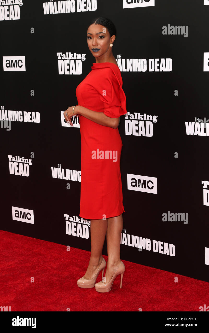 AMC Presents Live, 90-Minute Special Edition Of 'Talking Dead ...