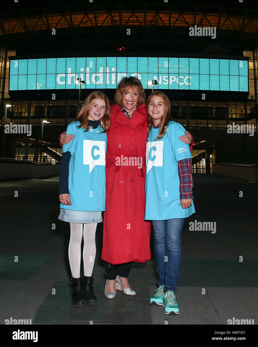 Esther Rantzen and some volunteers celebrate the 30th anniversary of ...