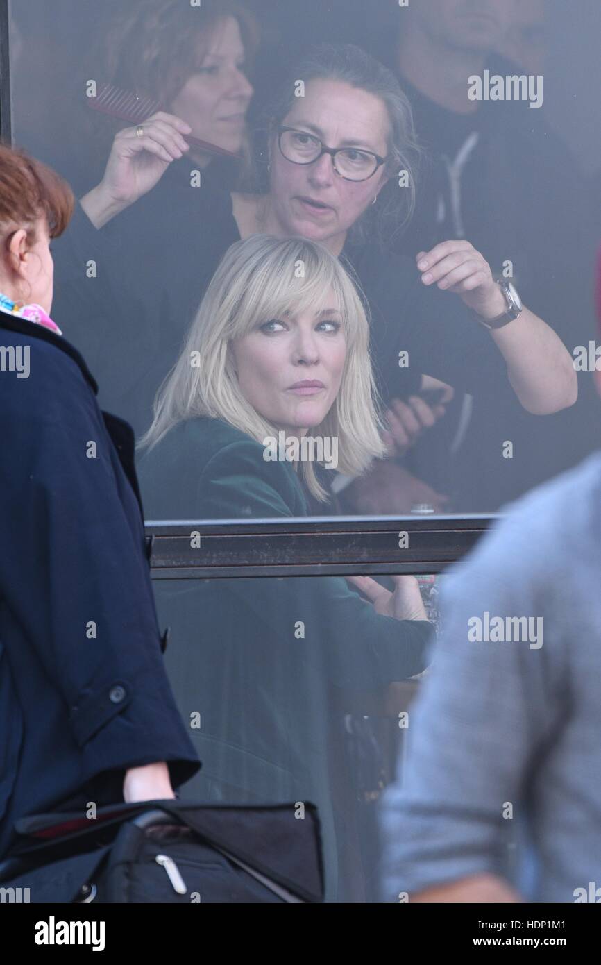 Sandra bullock cate blanchett hi-res stock photography and images - Alamy