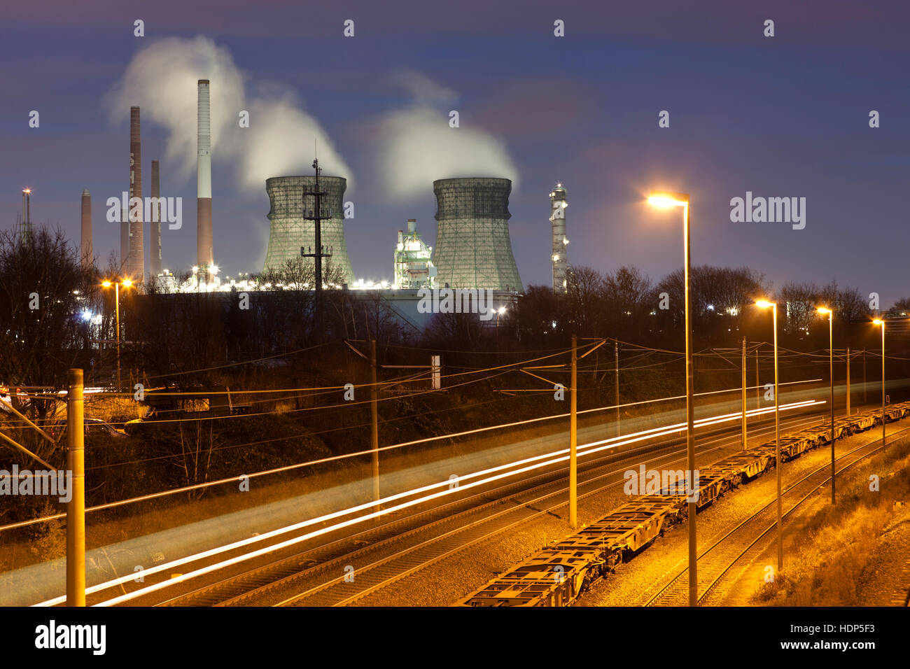 Shell oil refinery hi-res stock photography and images - Alamy