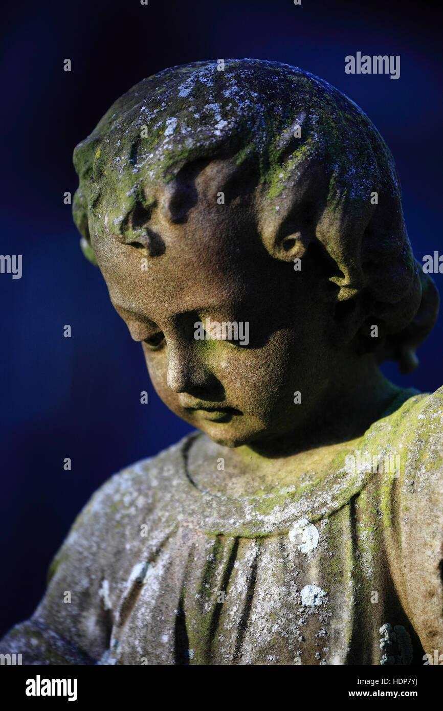 Angelic baby headstone statue Stock Photo - Alamy