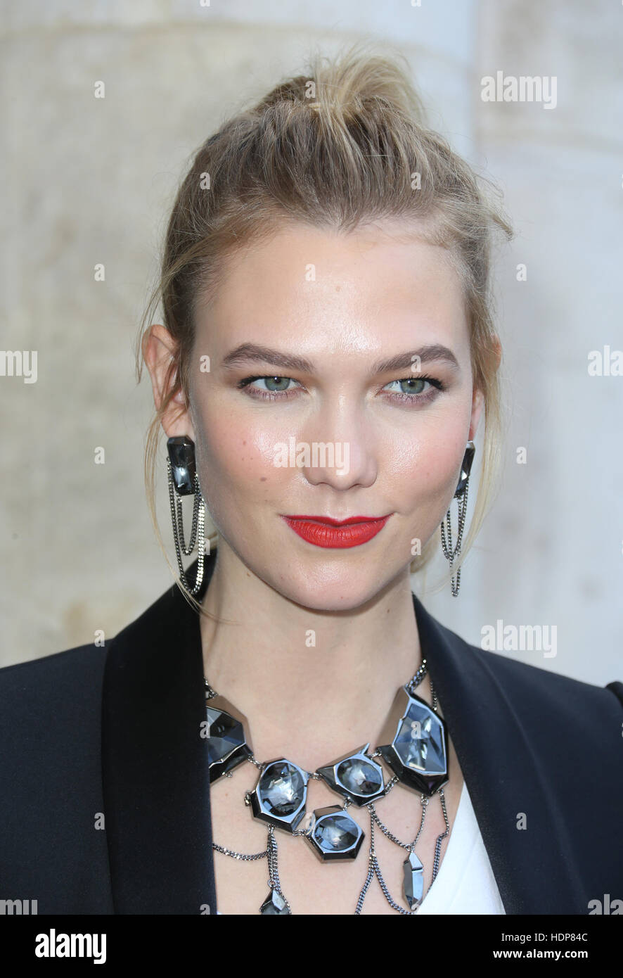 Karlie Kloss makes an in-store appearance at Swarovski Featuring ...