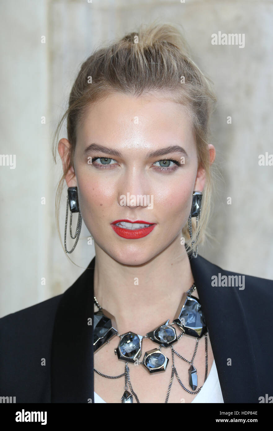Karlie Kloss makes an in-store appearance at Swarovski Featuring ...