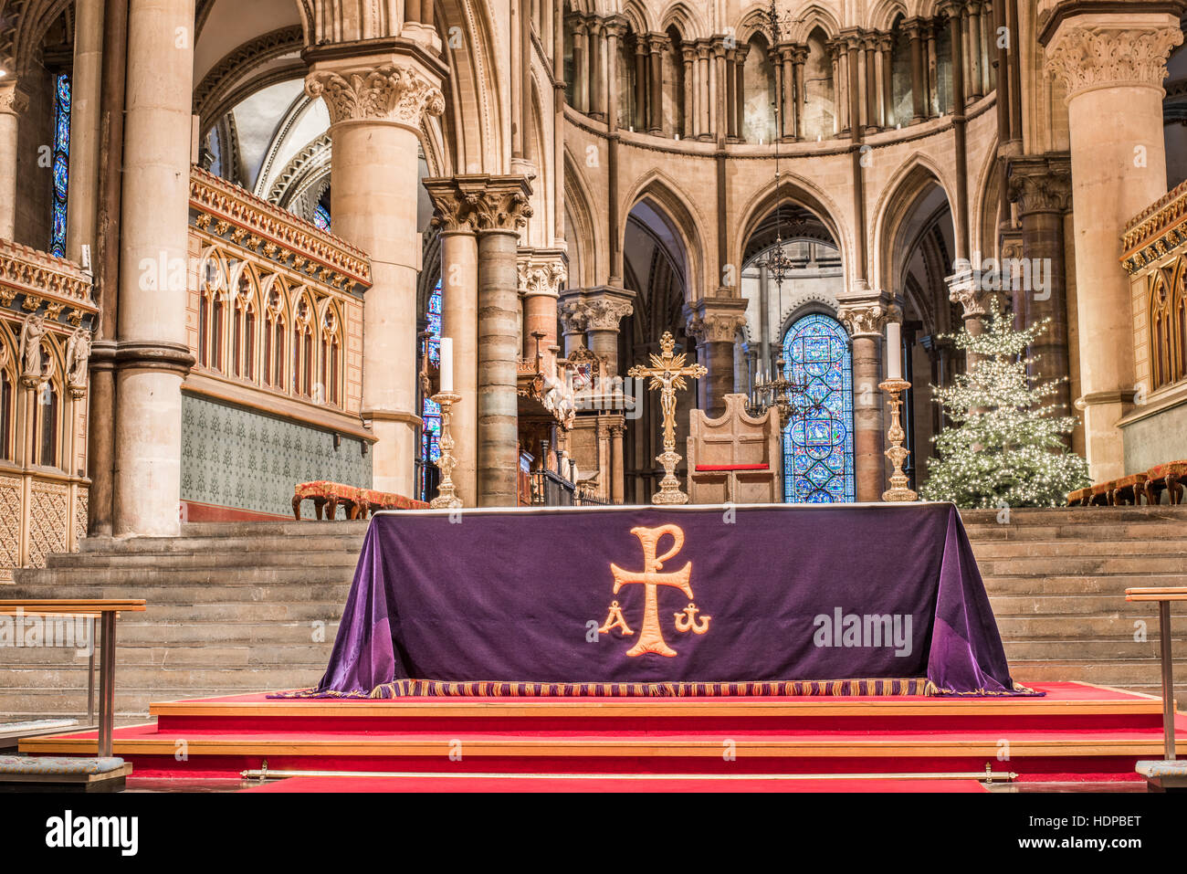 Canterbury cathedral altar hi-res stock photography and images - Alamy