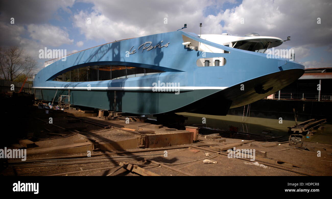 AJAXNETPHOTO. VILLENEUVE LA GARENNE, FRANCE. - RIVERBOAT DESIGN ...