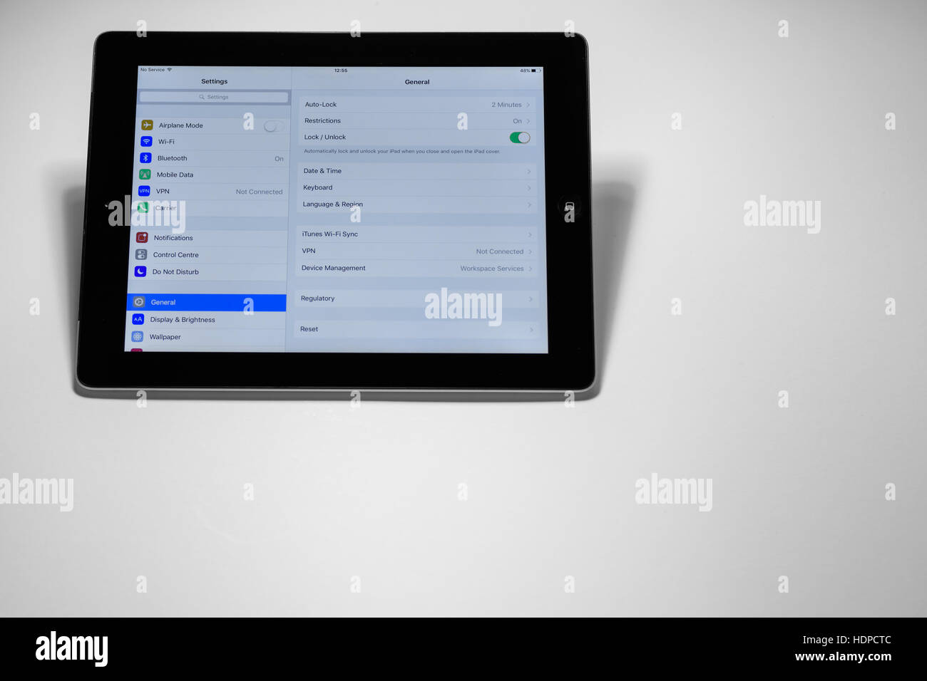 Ipad settings screen hi-res stock photography and images - Alamy