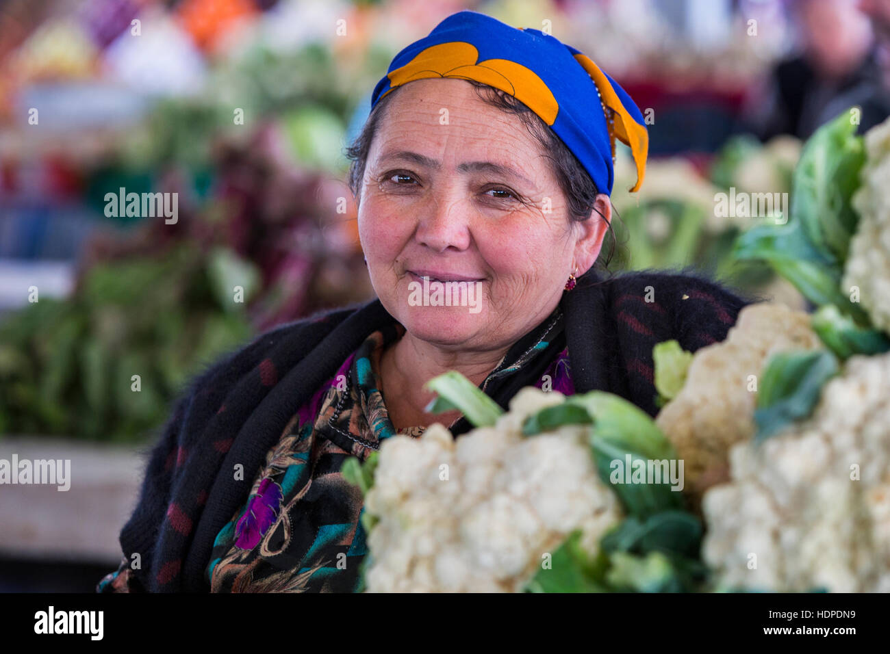 Uzbek women market hi-res stock photography and images - Alamy