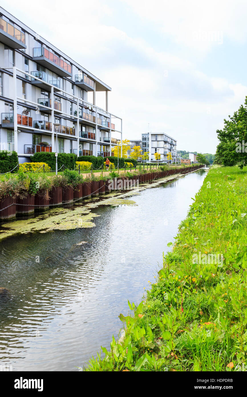 New River Village housing development next to the New River, Hornsey ...