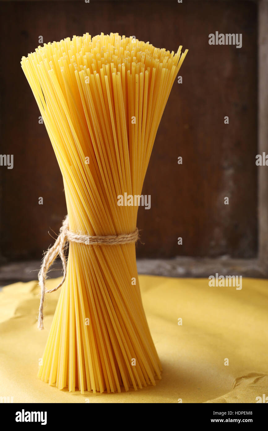 Bunch of raw spaghetti, food closeup Stock Photo - Alamy