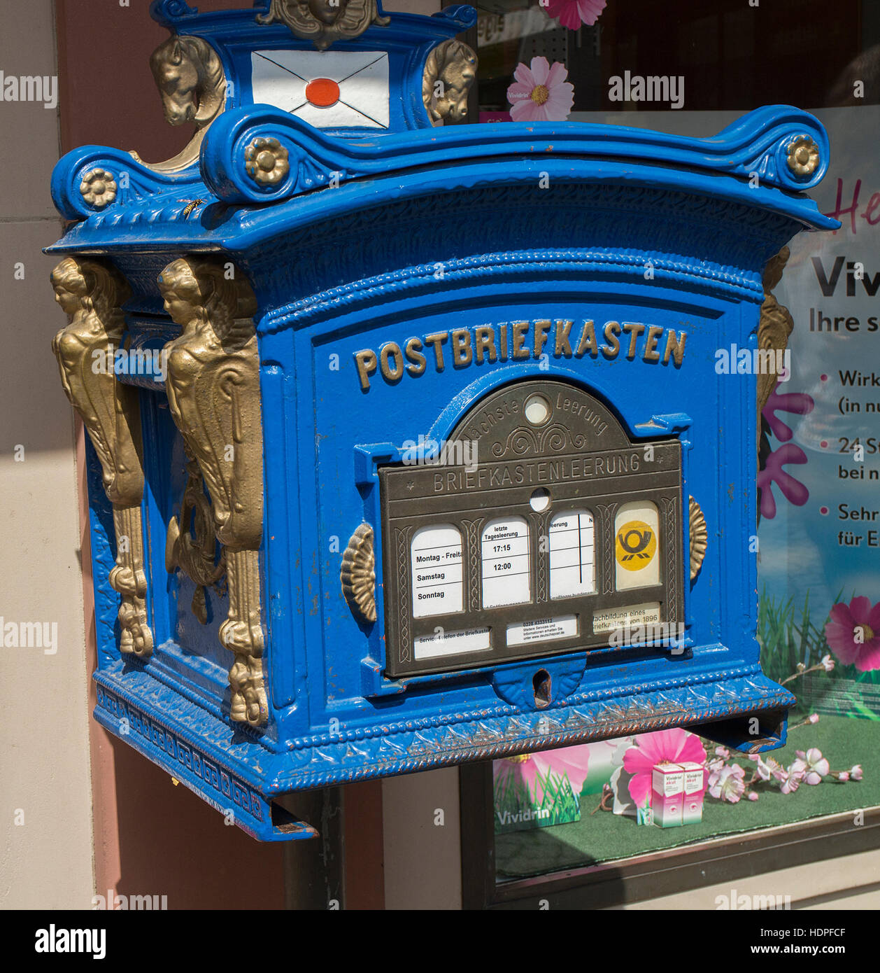 Old Fashioned Post Box High Resolution Stock Photography and Images - Alamy