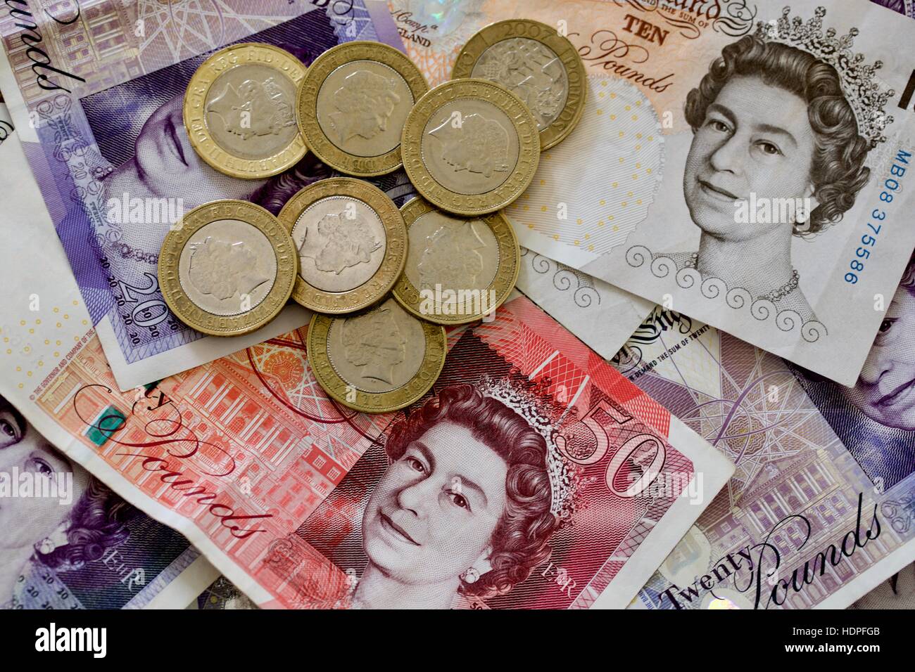 British money notes 50 and 20 hi-res stock photography and images - Alamy