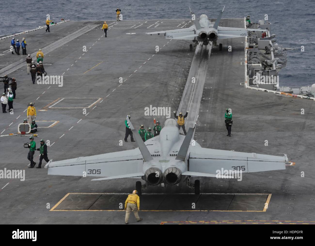 Two boeing f a 18e f a 18f super hi-res stock photography and images ...