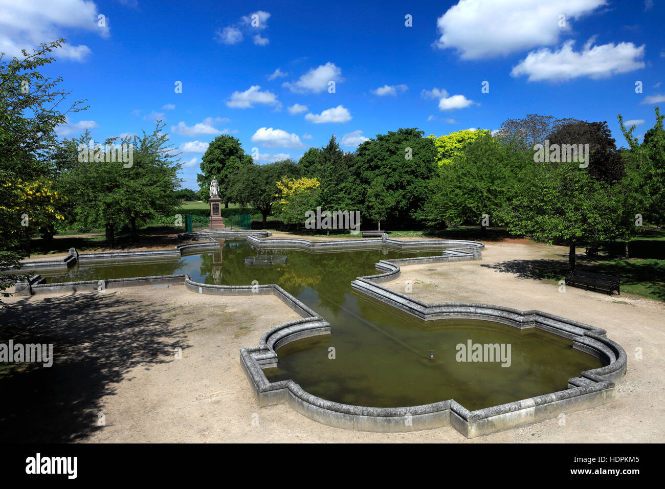 The War Memorial gardens at Victoria Embankment, Nottingham ...