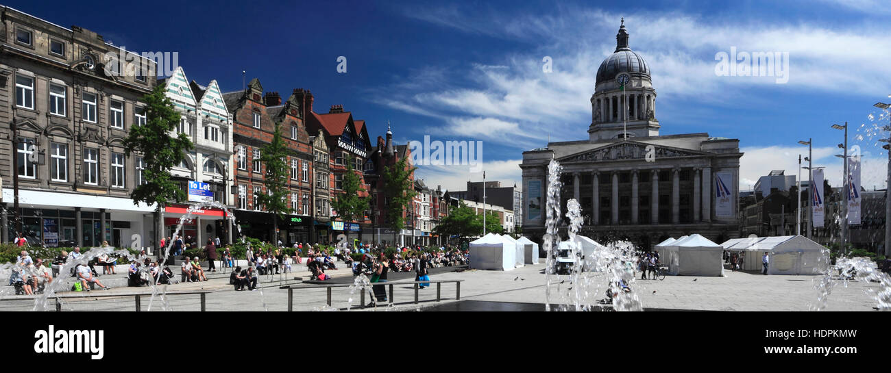 The Council building reflected in the infinity pool, and fountains, Old ...