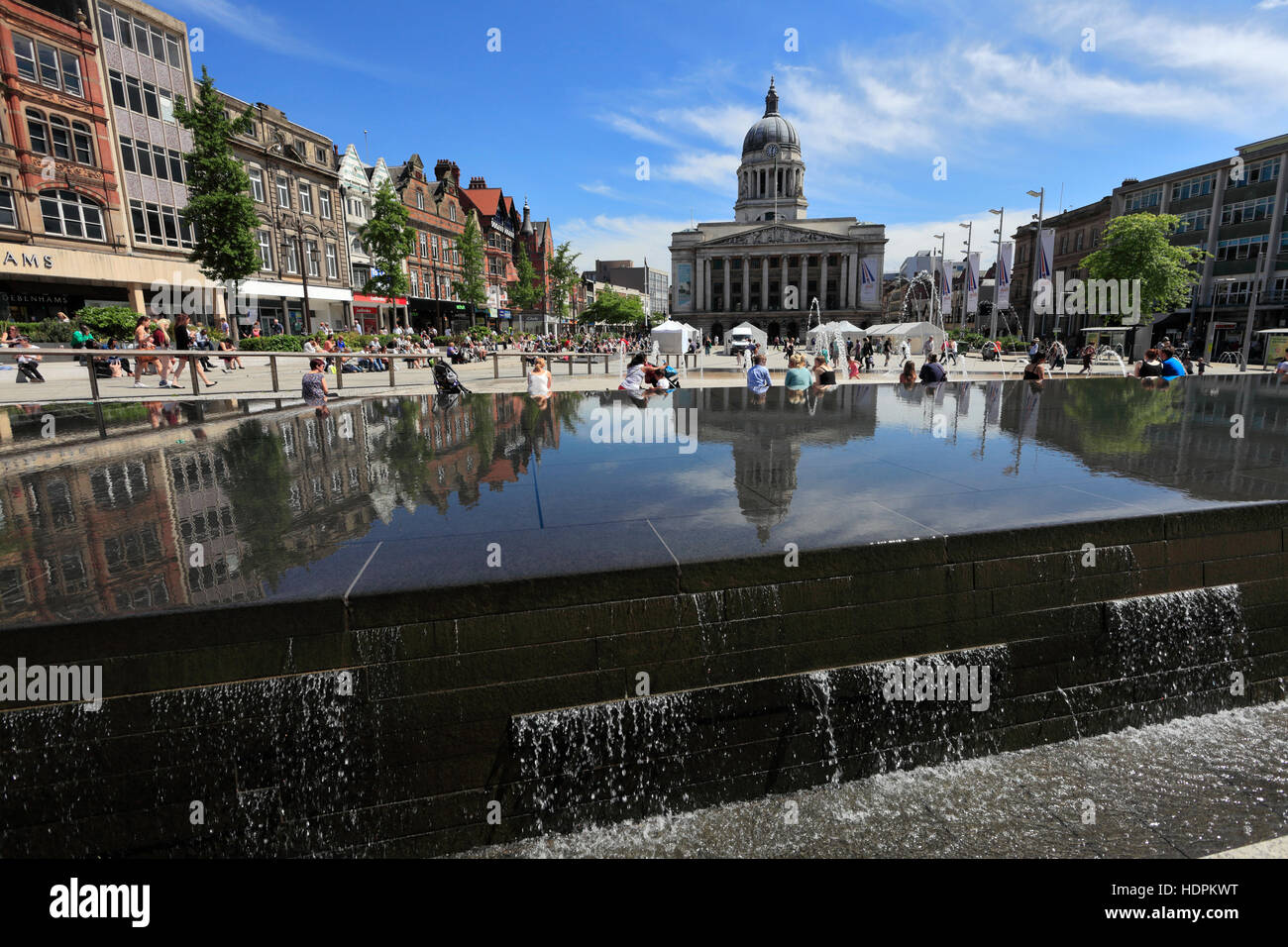 The Council building reflected in the infinity pool, and fountains, Old ...