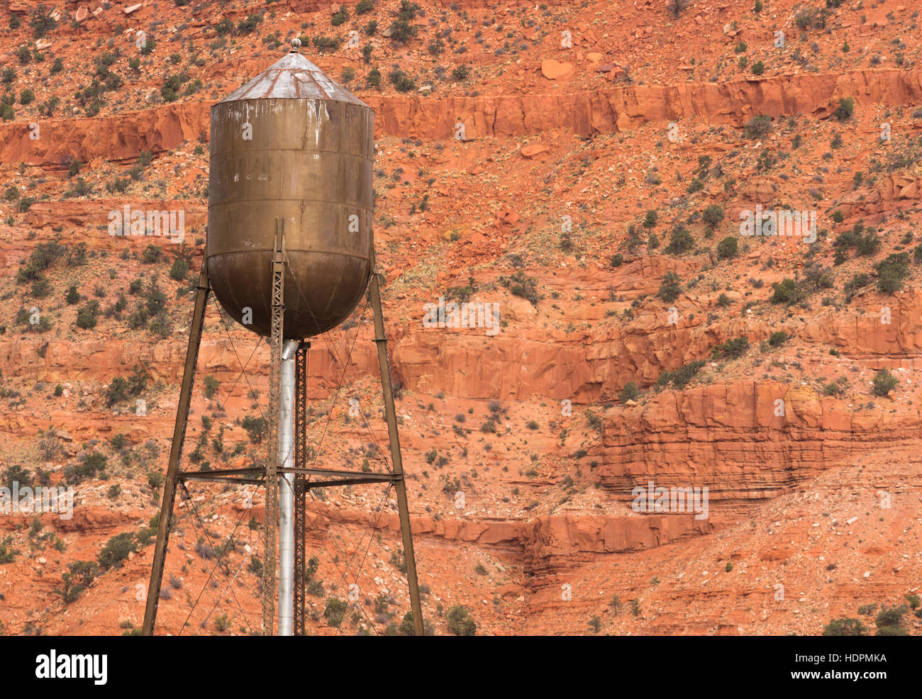 Metal water tower hi-res stock photography and images - Alamy