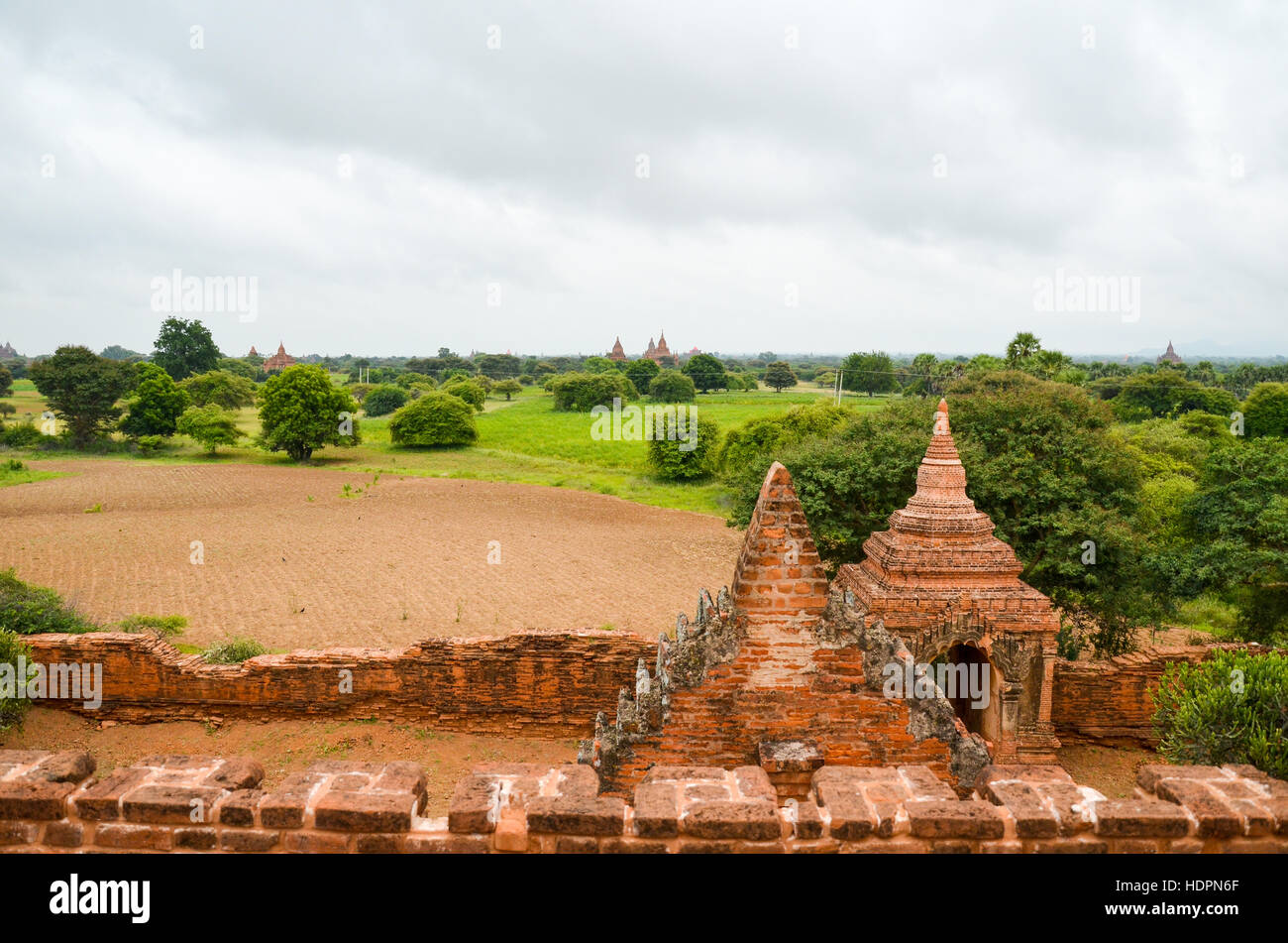 Temples and pagodas in the Bagan plains, Myanmar Stock Photo - Alamy