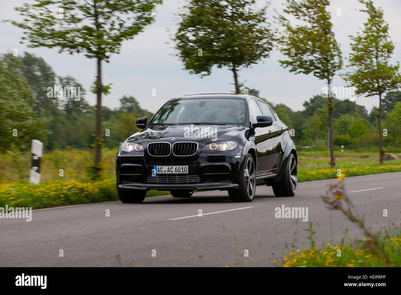 Bmw x6m hi-res stock photography and images - Alamy