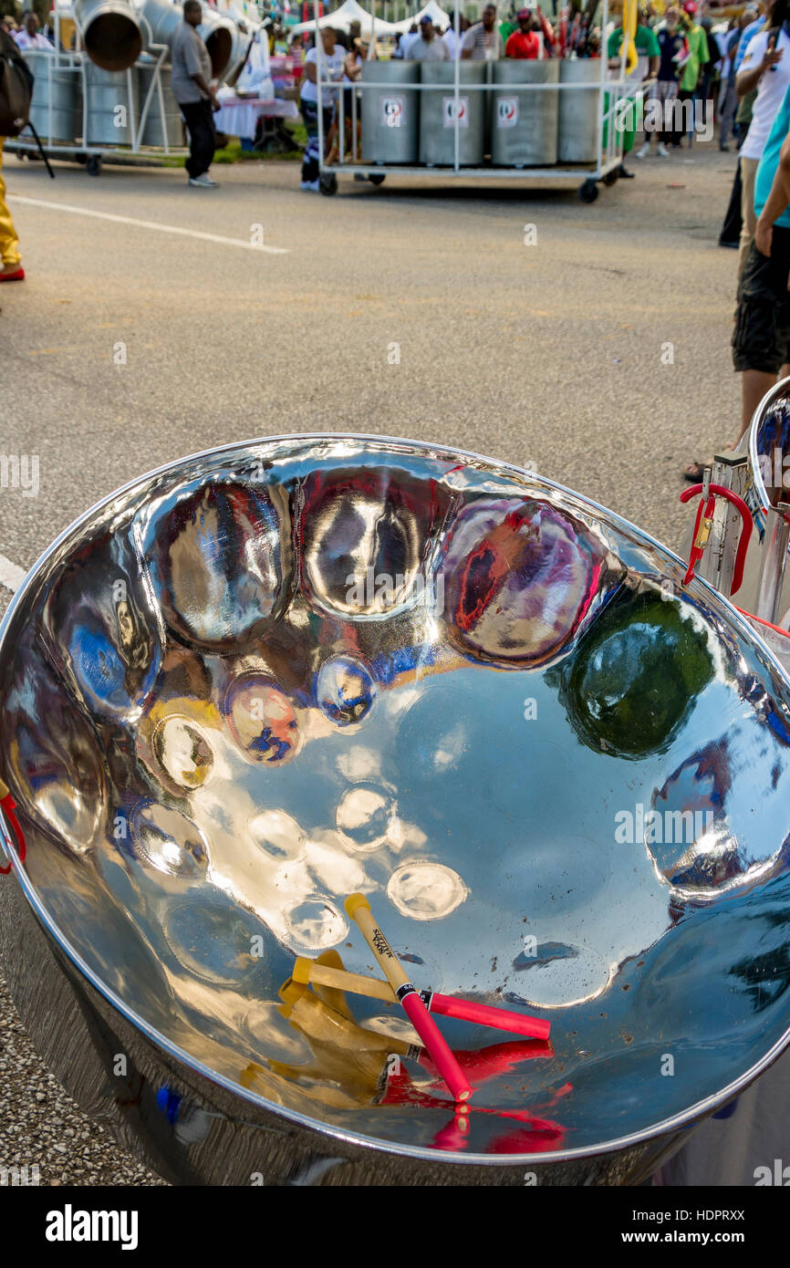 Steelband orchestra trinidad hi-res stock photography and images - Alamy