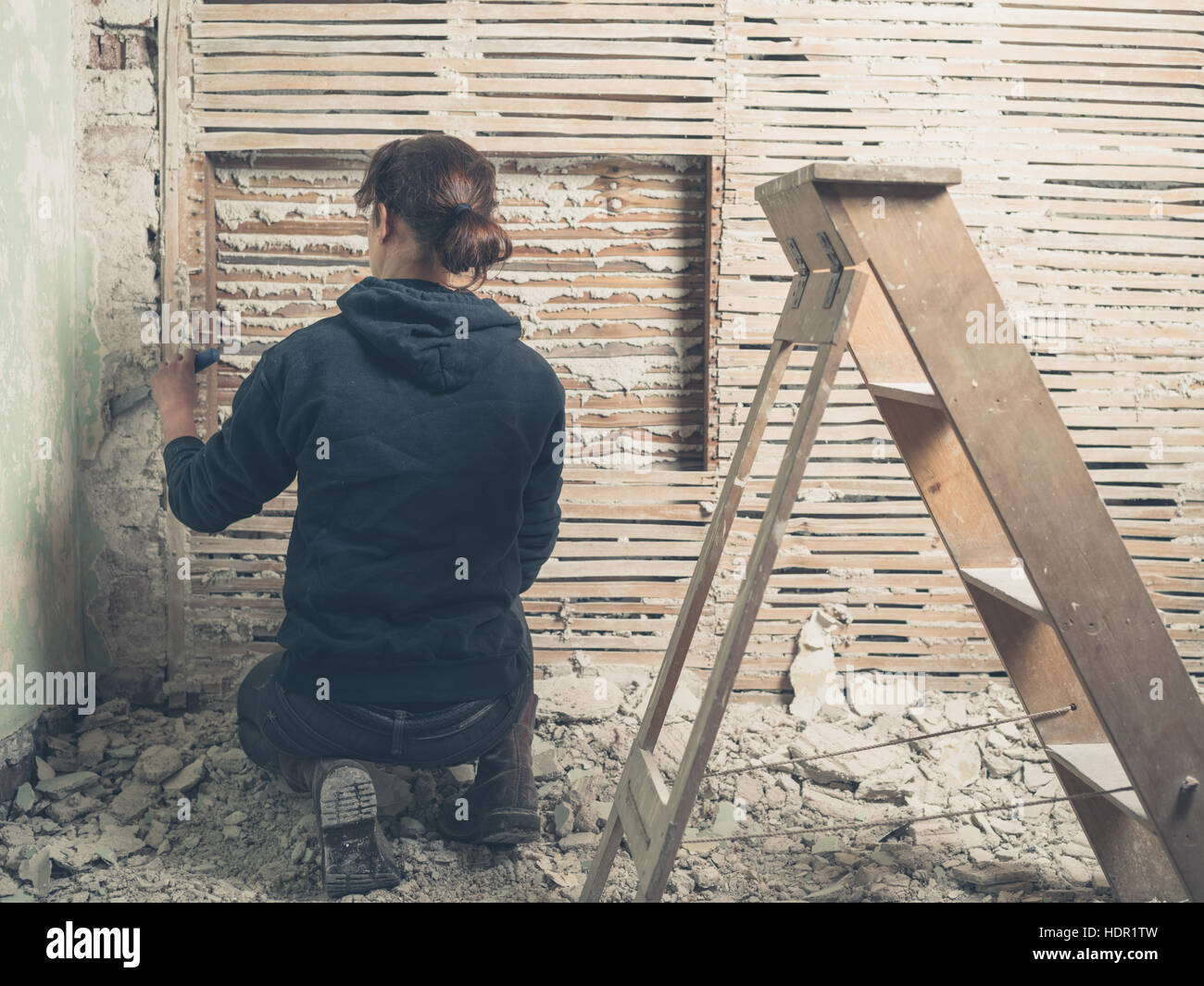 Plaster chipping hi-res stock photography and images - Alamy