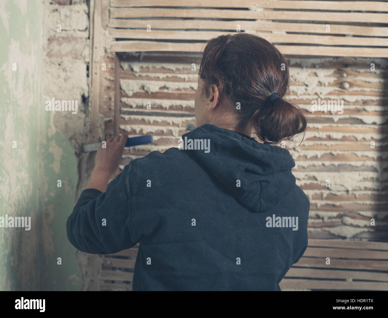 Plaster chipping hi-res stock photography and images - Alamy