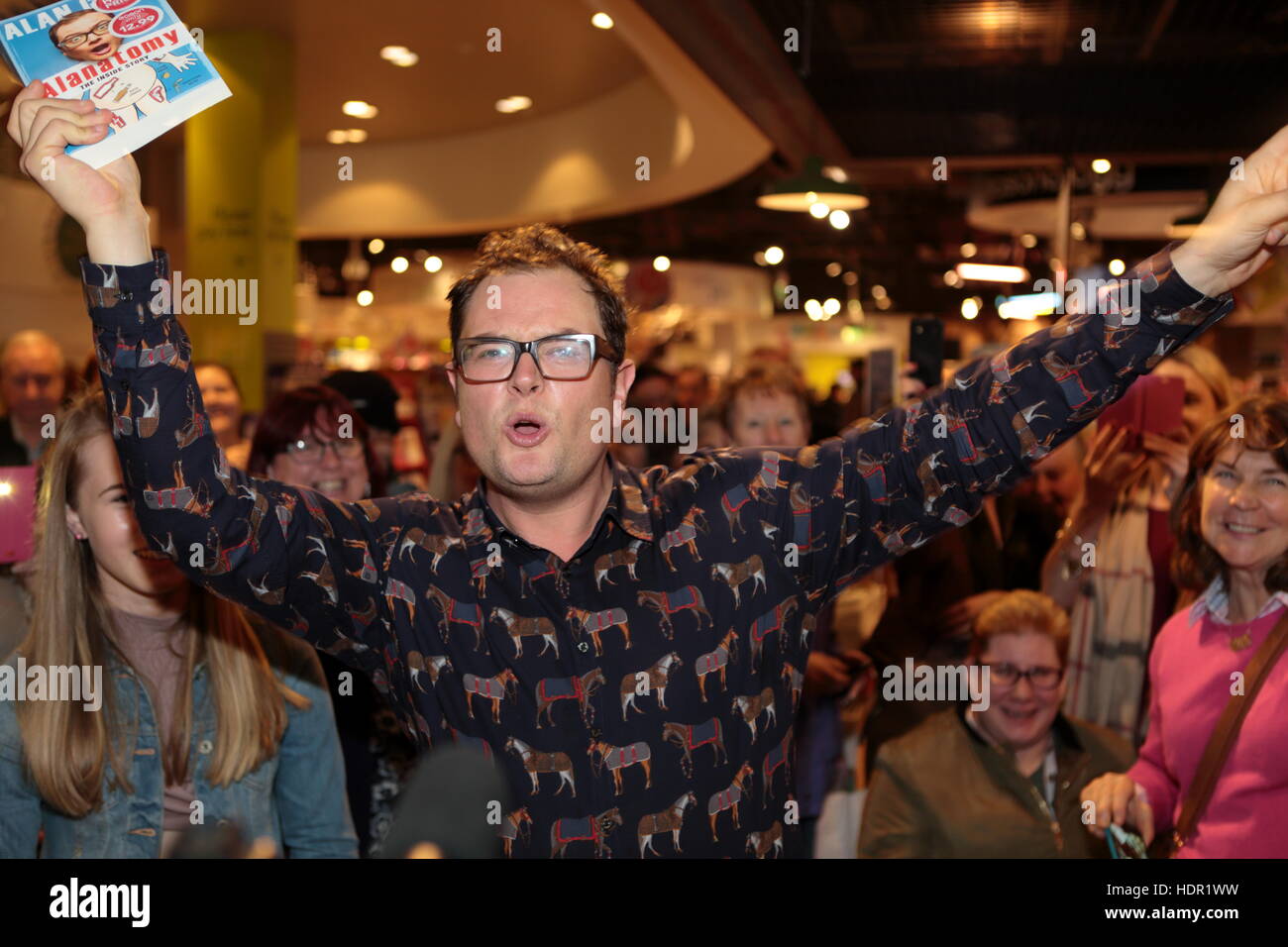 Alan Carr signs copies of his book 'Alanatomy' at Easons O'Connell ...