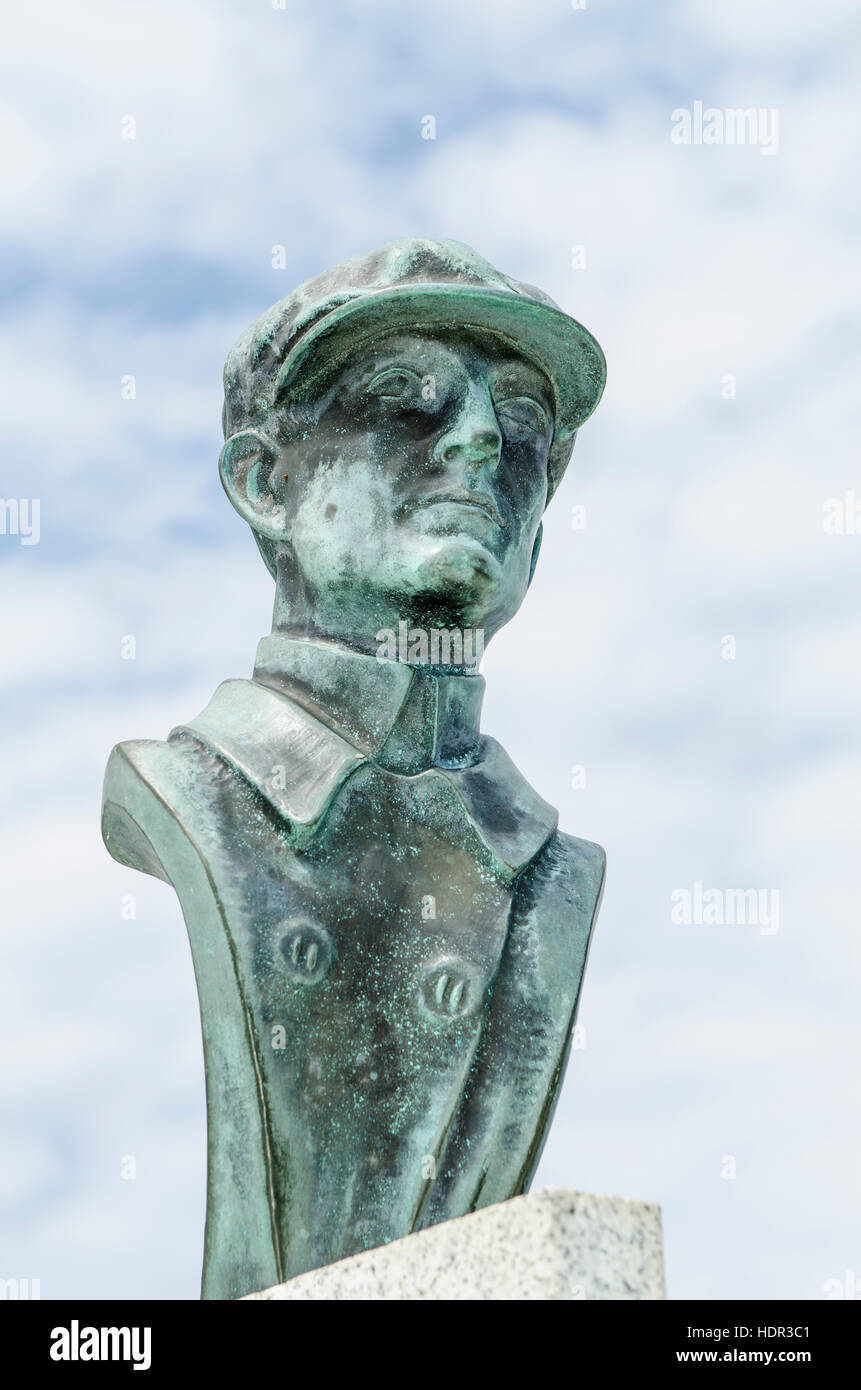 Wilbur Wright statue at Wright Brothers National Memorial, Kill Devil ...