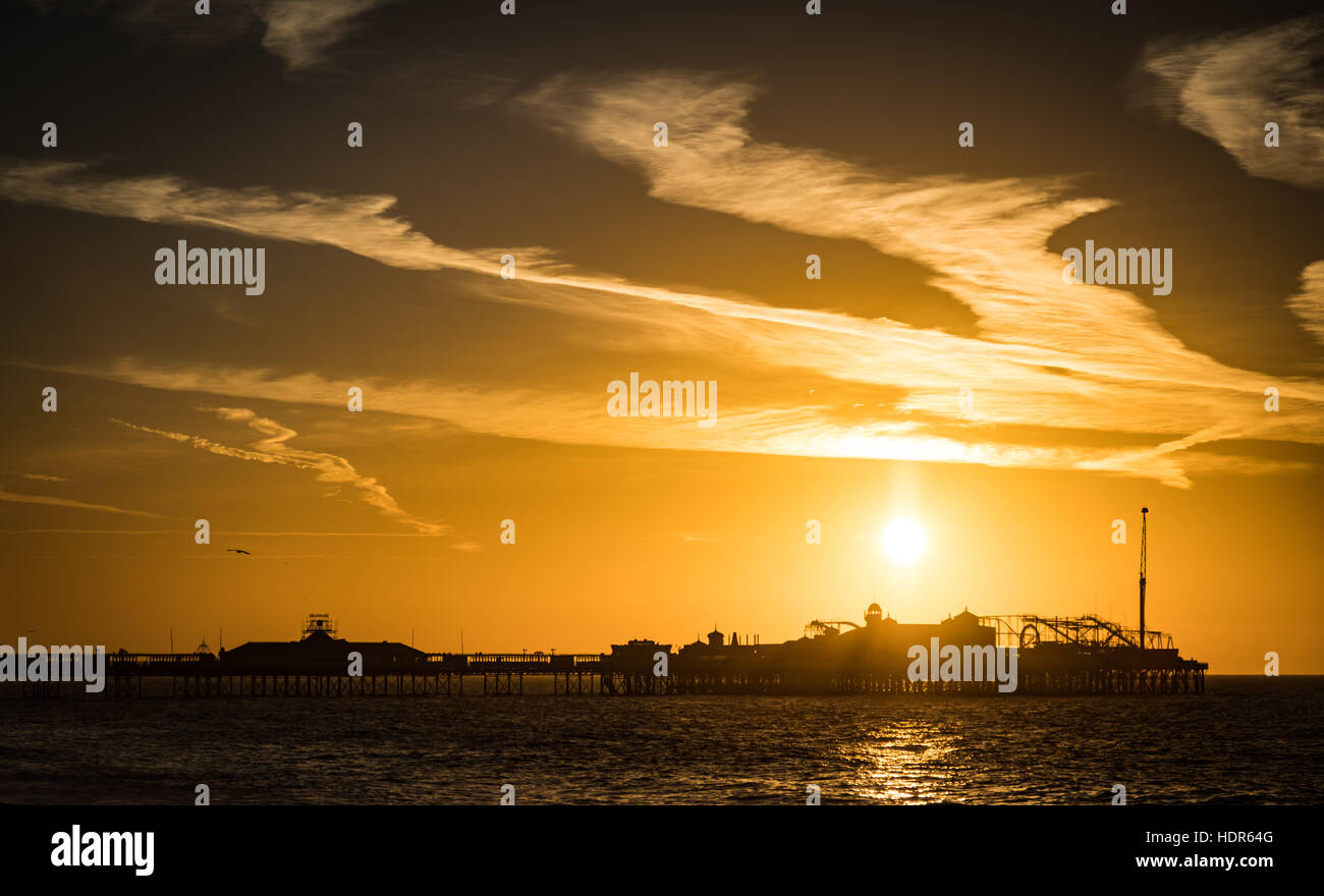 Brighton pier sunset pink sky hi-res stock photography and images - Alamy
