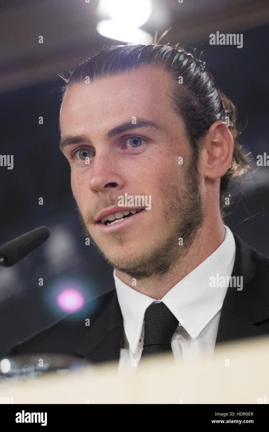 Gareth bale real madrid trophies hi-res stock photography and images ...