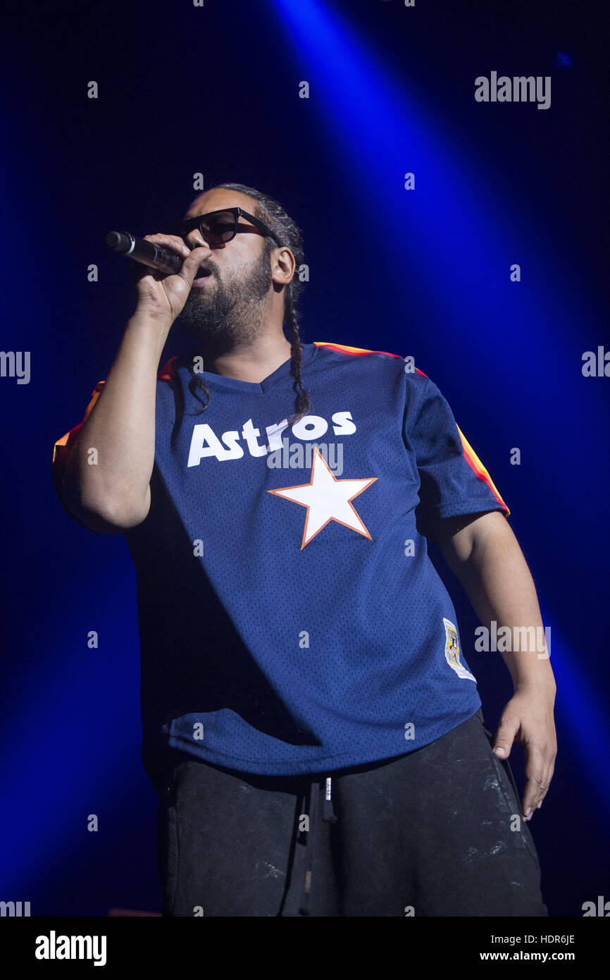 Samy Deluxe at MEHR! Theatre Featuring: Samy Deluxe Where: Hamburg ...