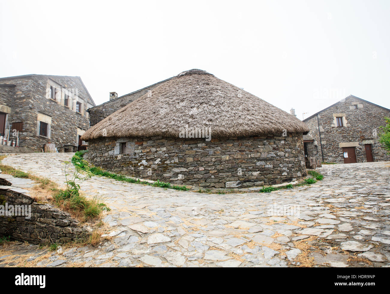 The palloza, also known as pallouza or pallaza, is a traditional ...