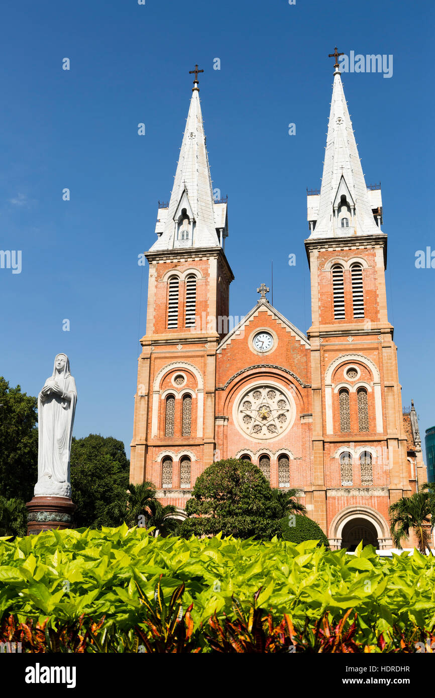 Notre-Dame Cathedral Basilica of Saigon, officially Cathedral Basilica ...