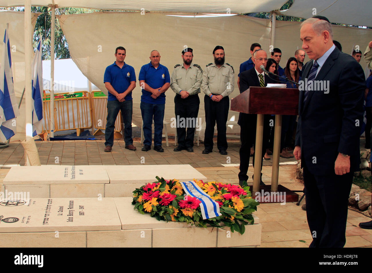 Israel, Prime Minister Benjamin Netanyahu laying a wreath on the tomb ...