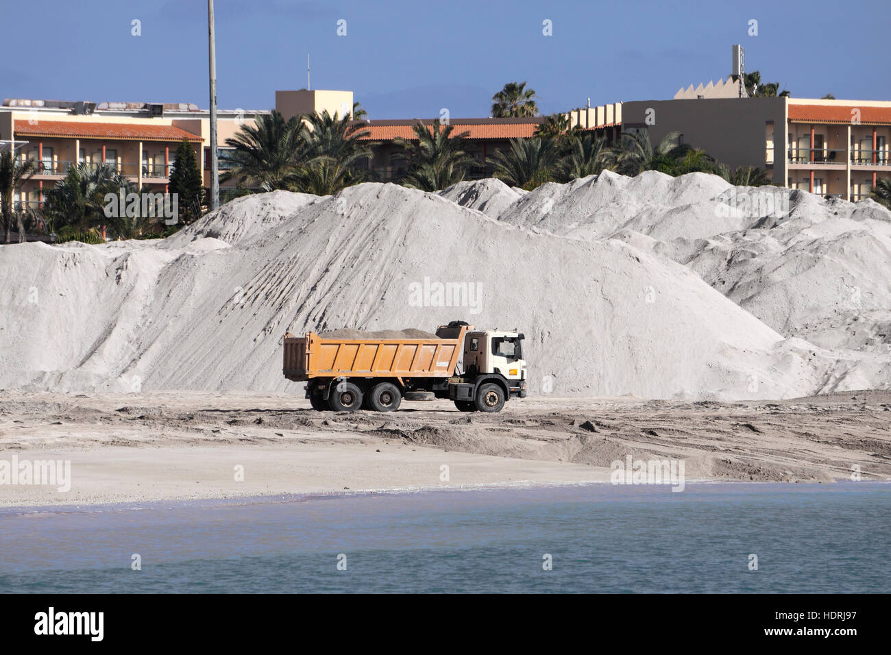 Heavy construction plant hi-res stock photography and images - Alamy