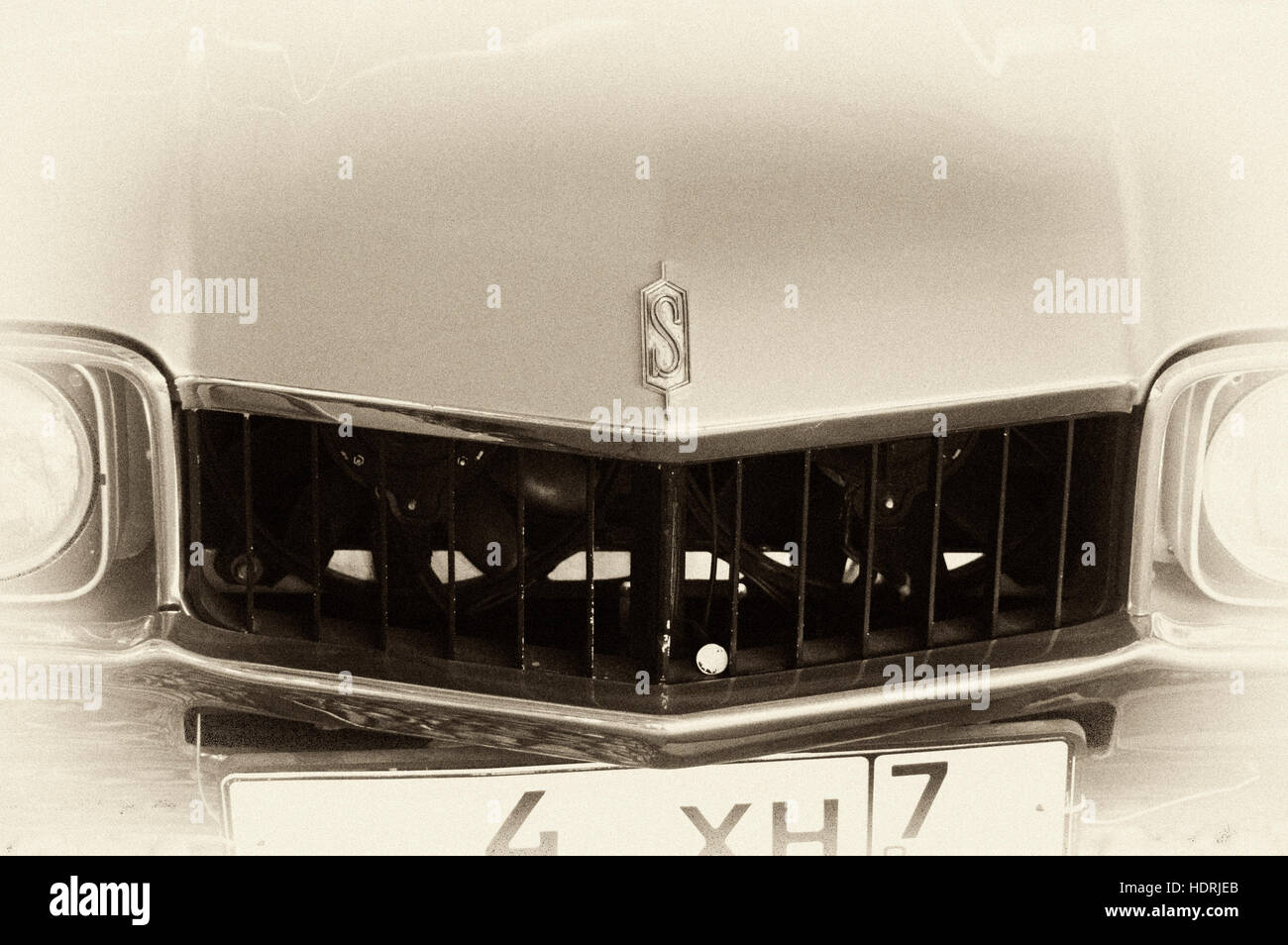 Photo Oldsmobile Cutlass, Year 1968, 2-door cabriolet Stock Photo - Alamy