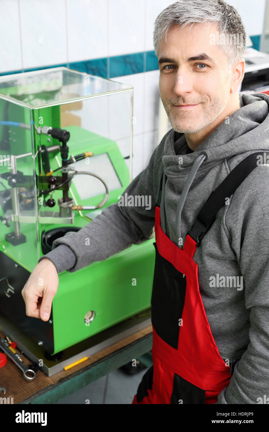 Injection pump hi-res stock photography and images - Alamy