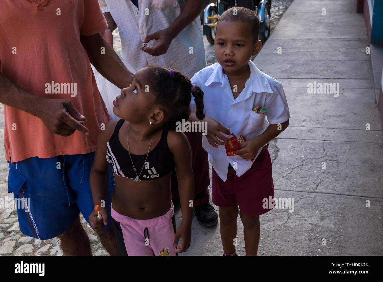 Kids in queue hi-res stock photography and images - Alamy