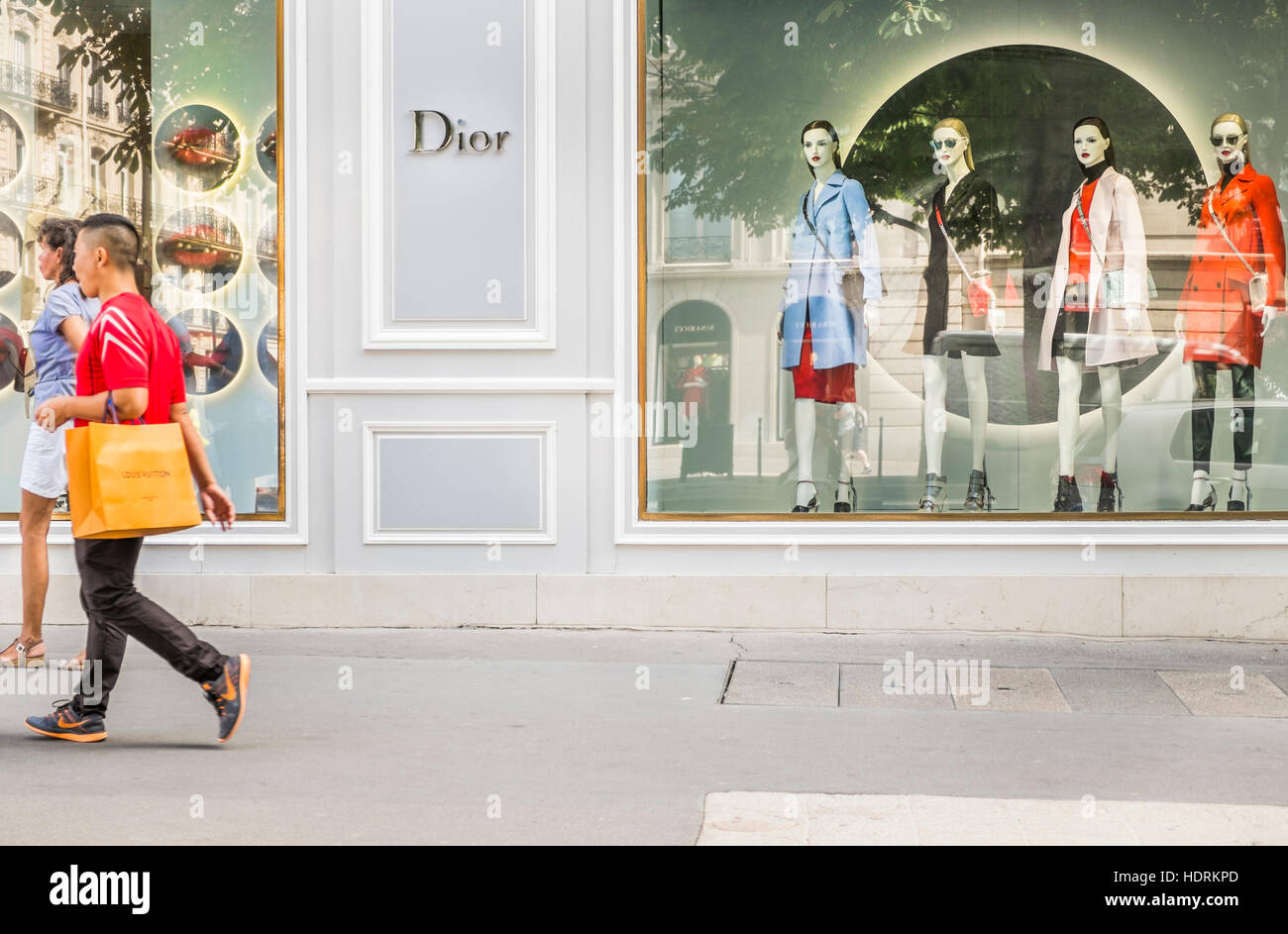 street scene in front of dior store, asian fashion shoppers Stock Photo ...