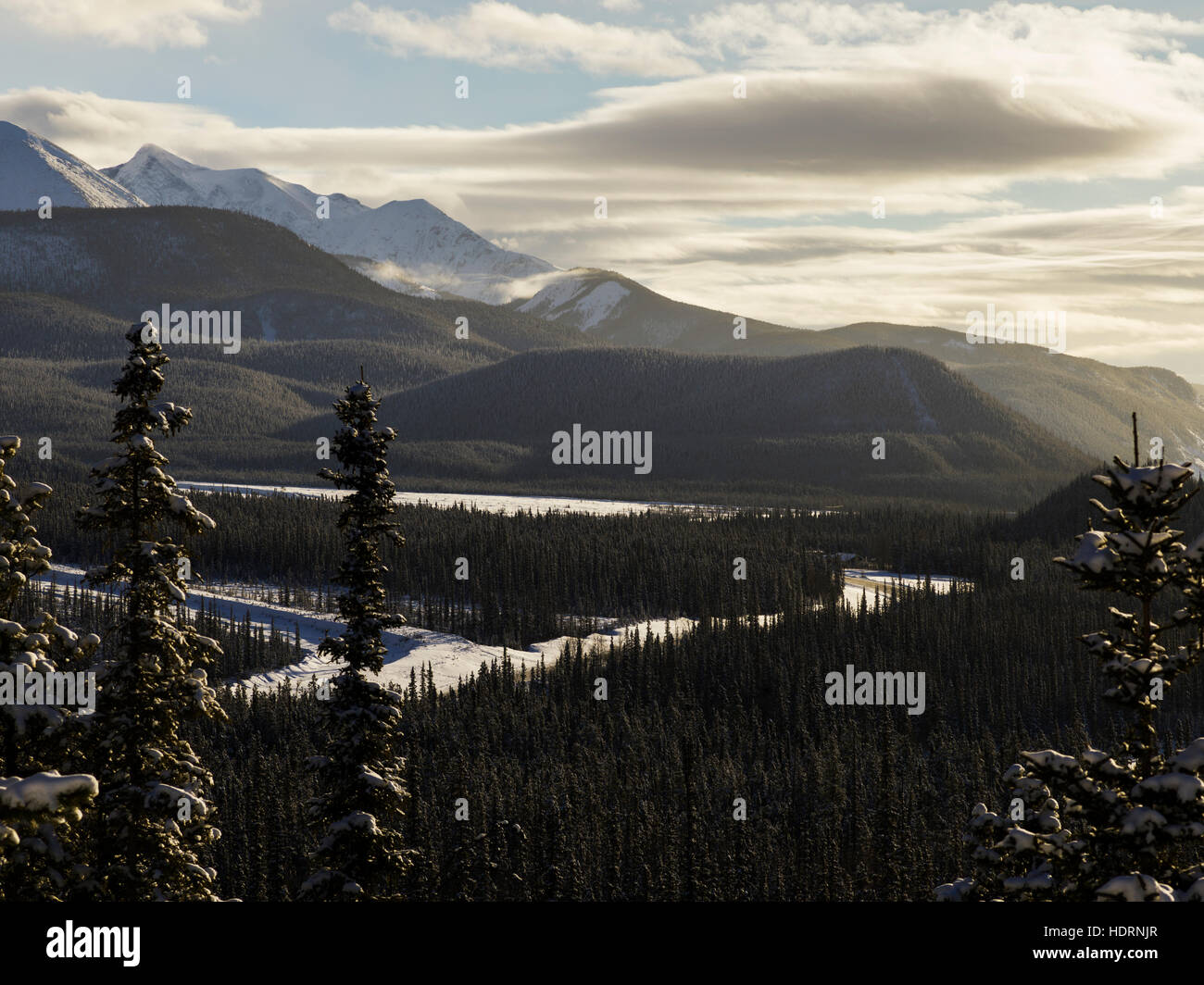 Muncho lake provincial park hi-res stock photography and images - Alamy