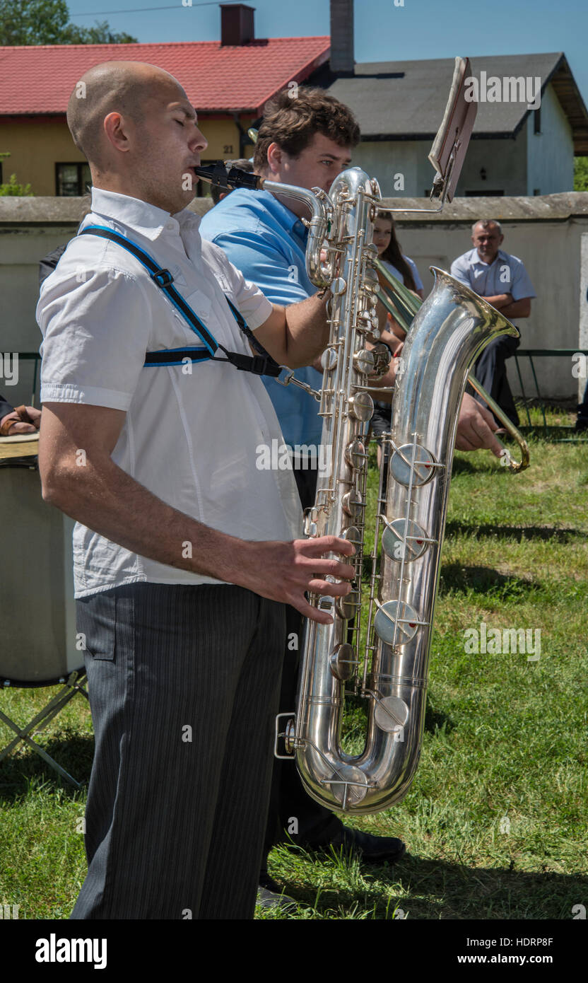 Worship church band hi-res stock photography and images - Alamy