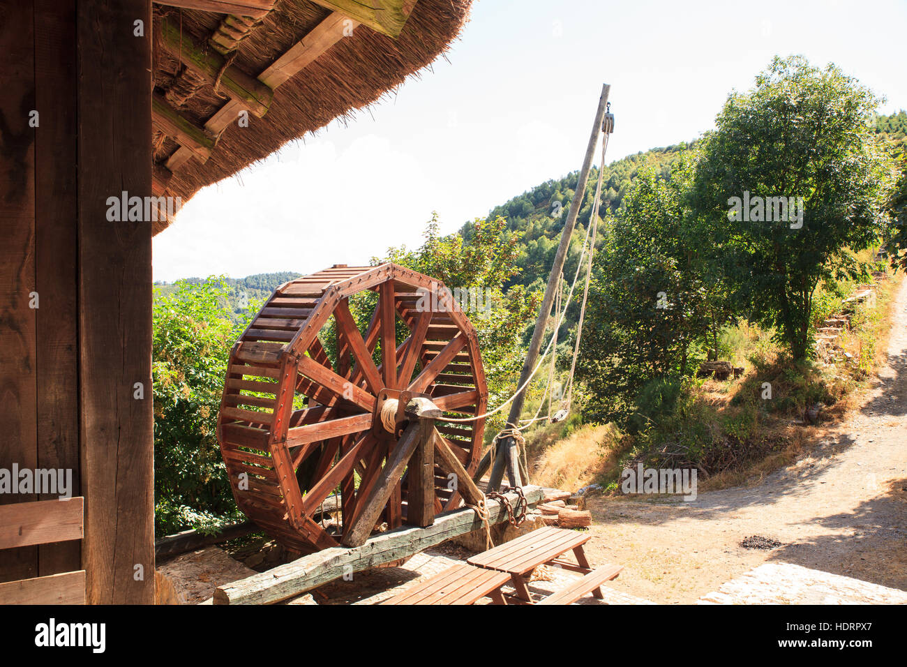 Roman crane wheel hi-res stock photography and images - Alamy