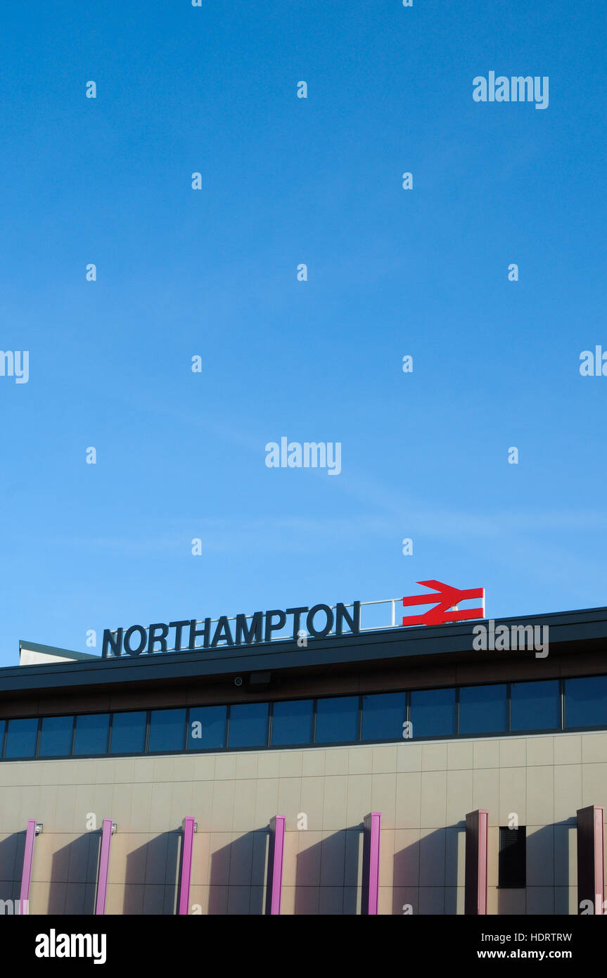 Northampton railway station Stock Photo - Alamy
